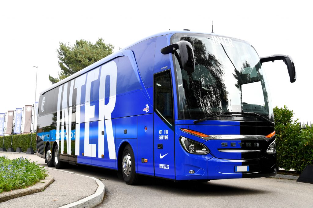 L'Inter presenta il nuovo pullman nerazzurro per la stagione 2020/21