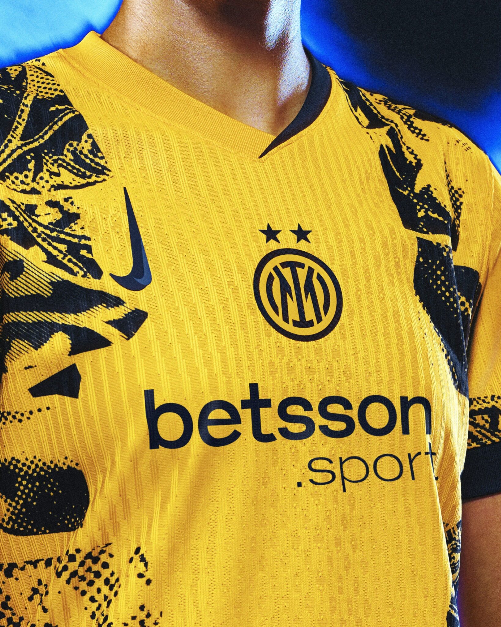 FOTO - Le immagini UFFICIALI della terza maglia Inter 2024/25